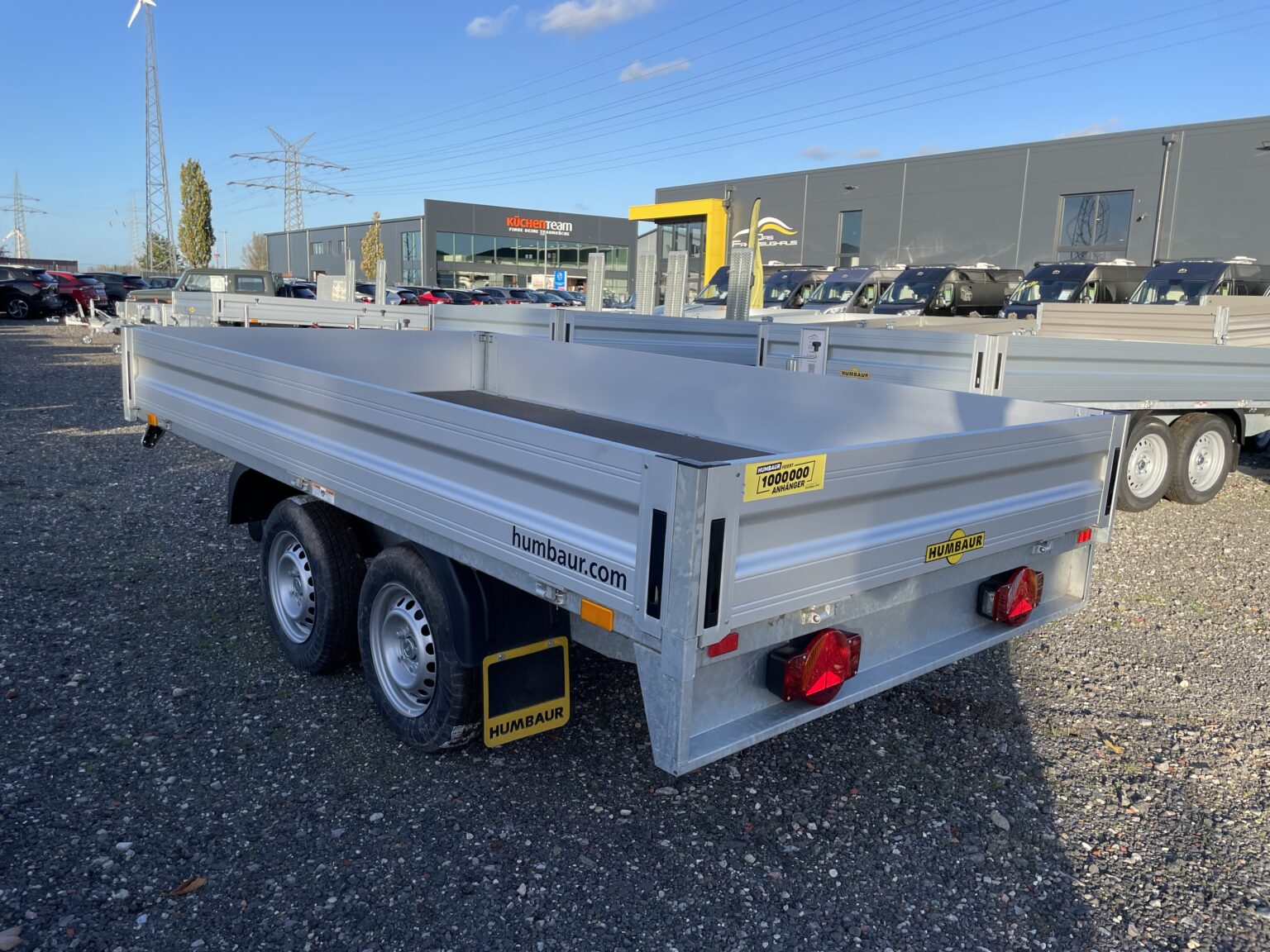 Humbaur HT 202616 2000 kg Tandem PKW-Anhänger Hochlader Alu
